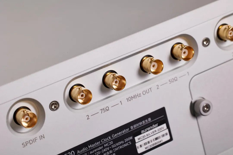 视听发烧网_意想不到的巨大提升：Aurender MC20外置字时钟