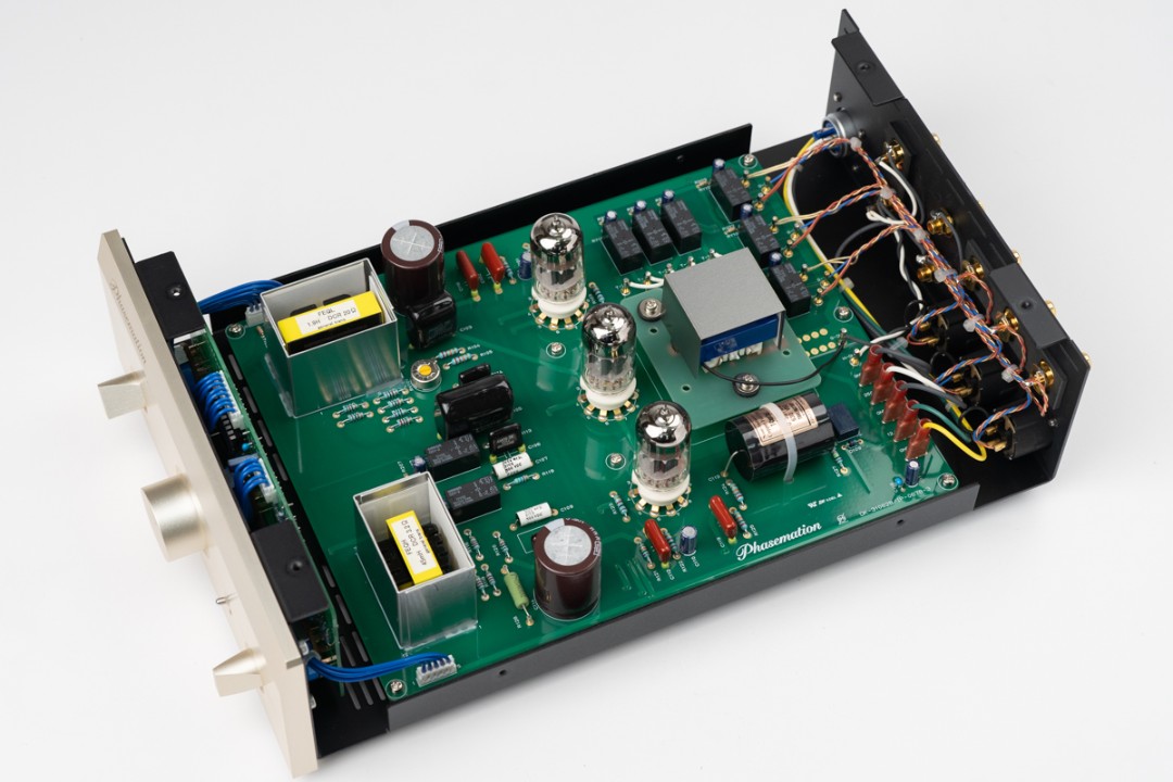 视听发烧网_ 宁静！造就黑胶绝美：试听 Phasemation EA-1200 唱头放大器